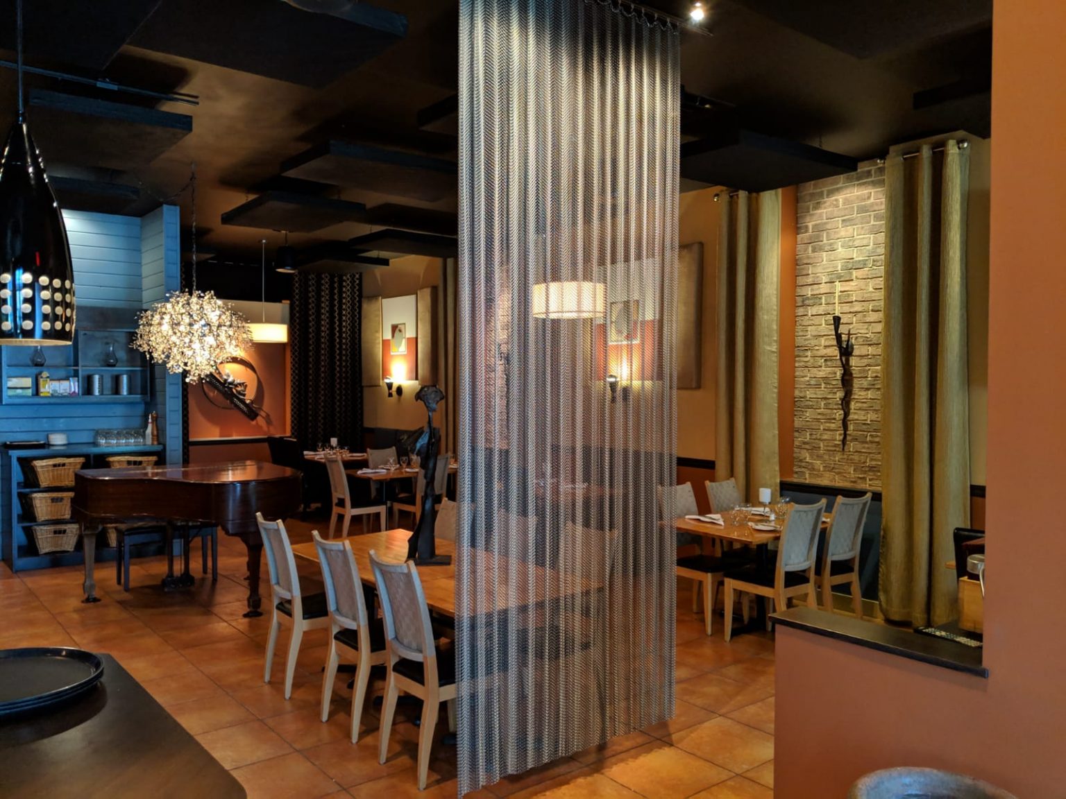 Metal Mesh Curtain for Restaurant Space Divider Screen in Canada