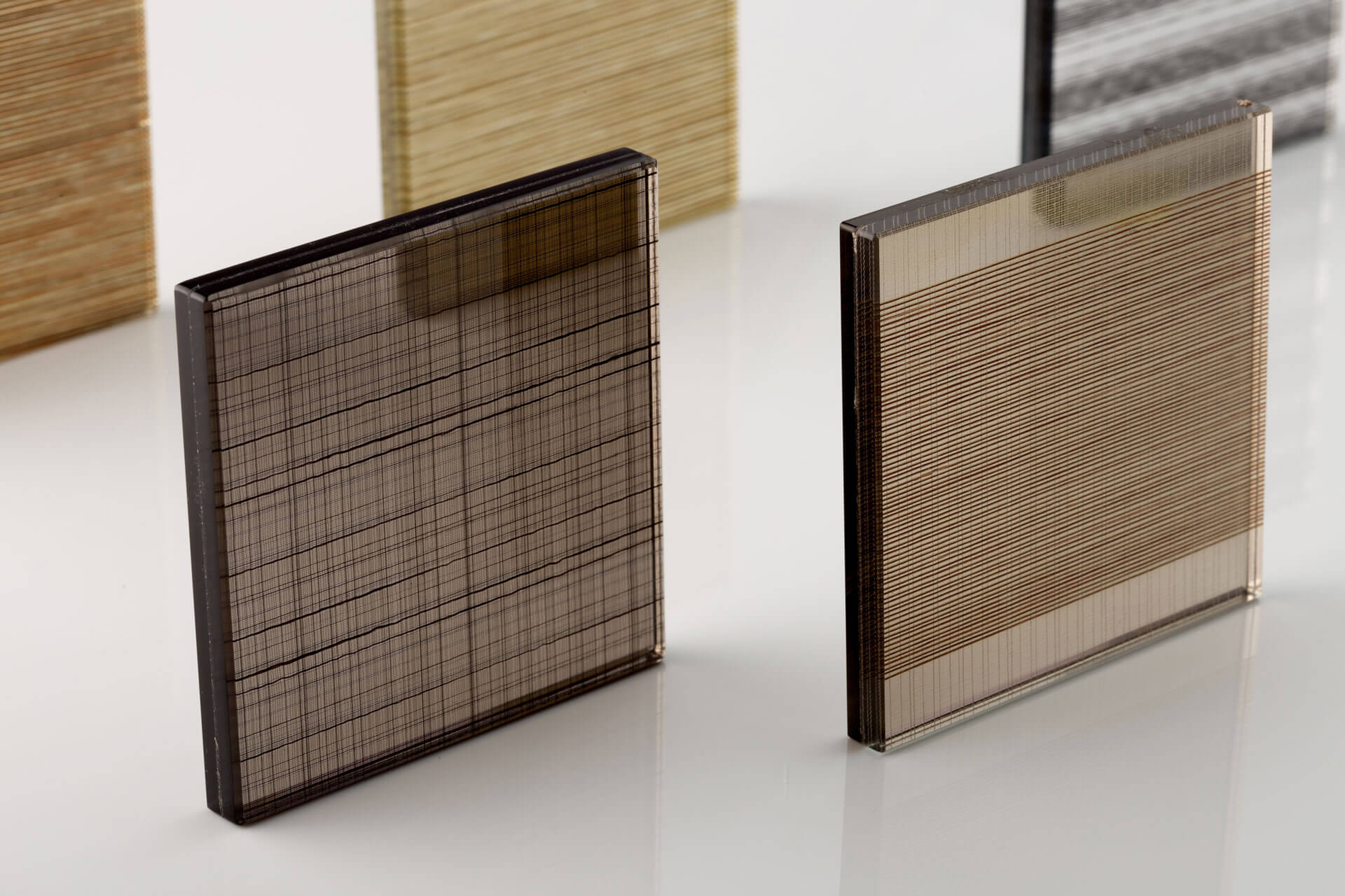 Decorative Laminated Glass (Metal Mesh Laminated Glass)